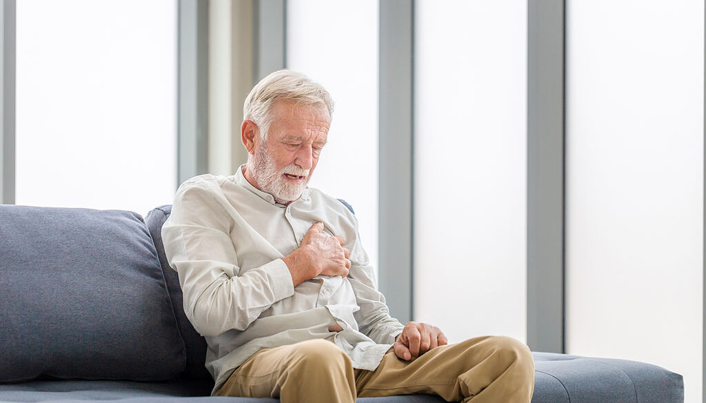 3 Signs of Clogged Heart Arteries & How to Protect Your Heart